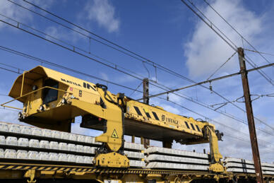 Travaux SNCF entre Paris et Orléans: le "plus gros chantier de l'année" bat son plein