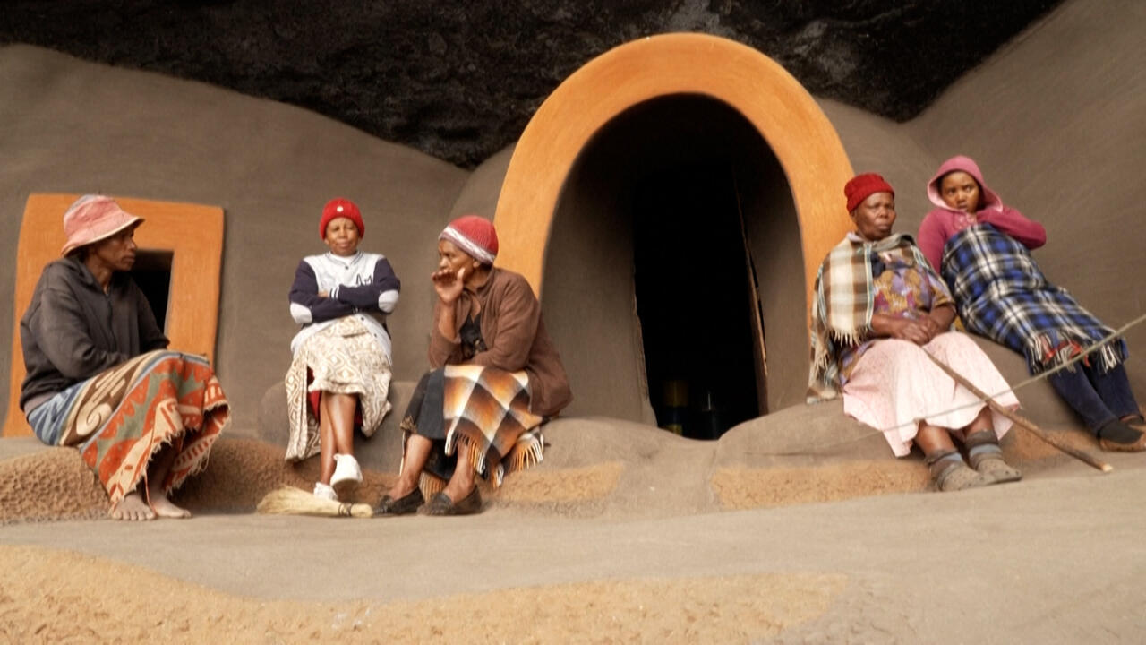 Lesotho: Cave dwellers vow to stay despite hardships - France 24