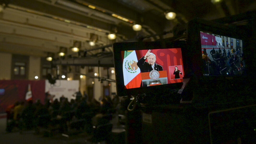 Mexican president holds 1,000th daily news conference