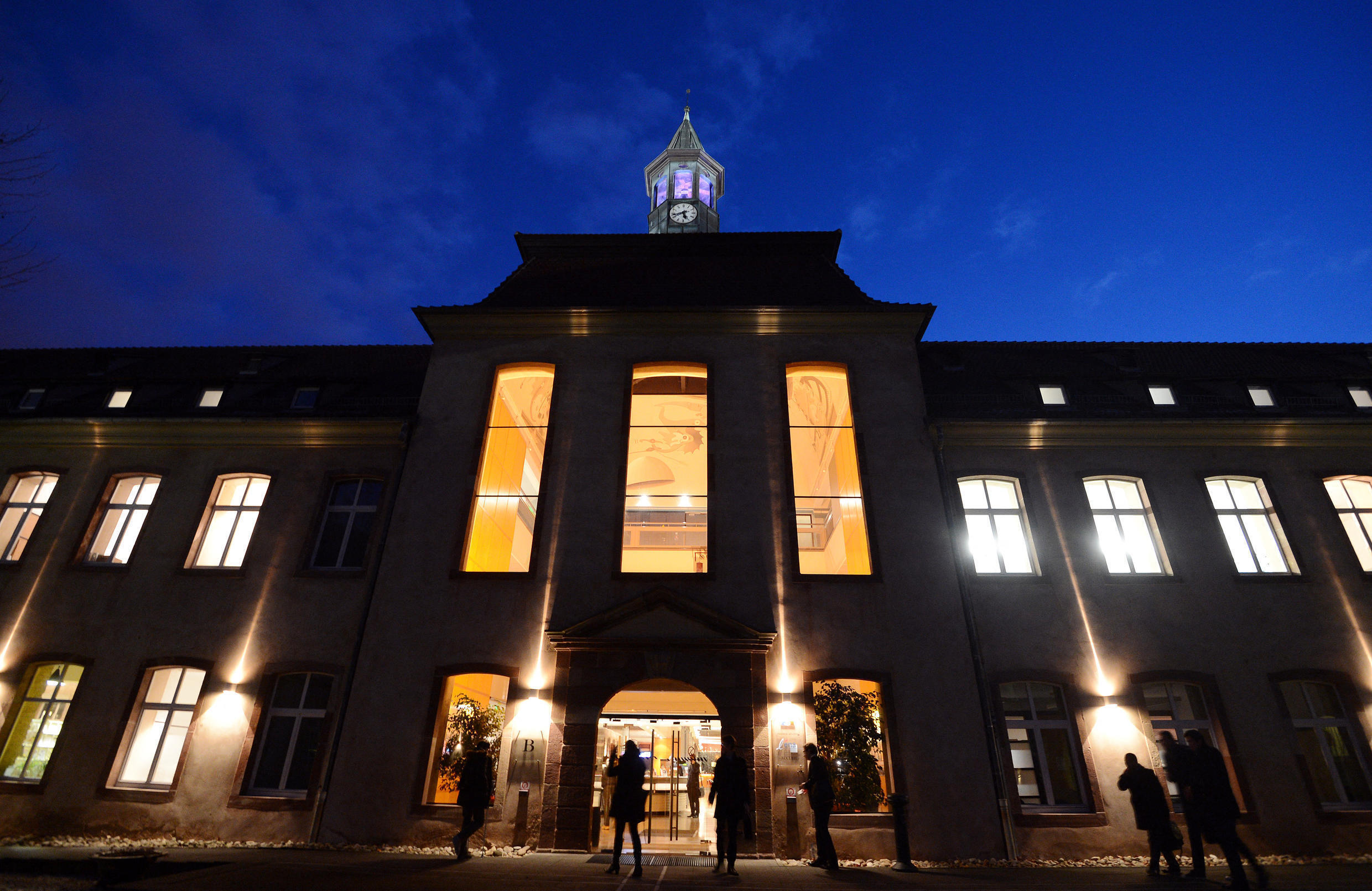 Macron announces closure of ENA, the elite ‘school for presidents’ that ...