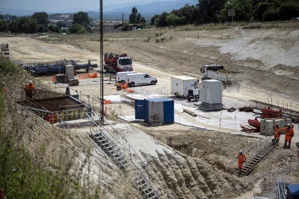 Sur le chantier de l'A69, reprise des travaux timide et sous surveillance policière