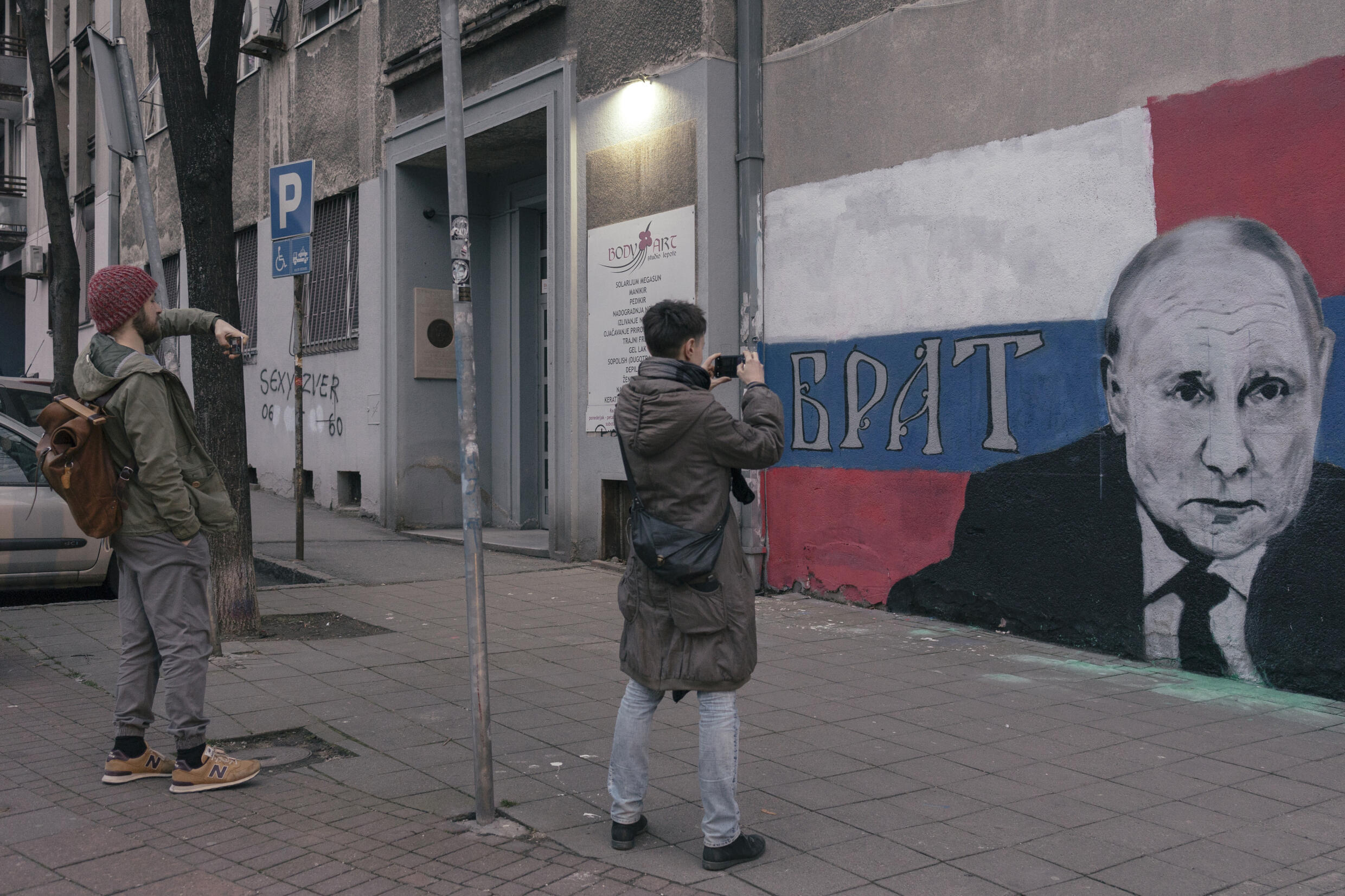 Fleeing Putin, Russians resettle in pro-Kremlin Serbia