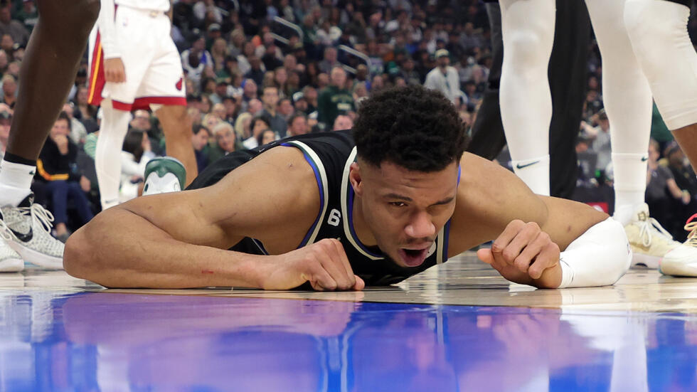 Giannis misses practice but NBA Bucks optimistic for his return