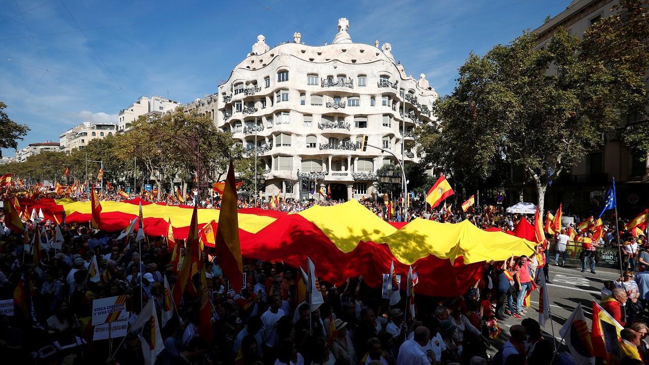 Tens of thousands rally in Barcelona for Spanish unity