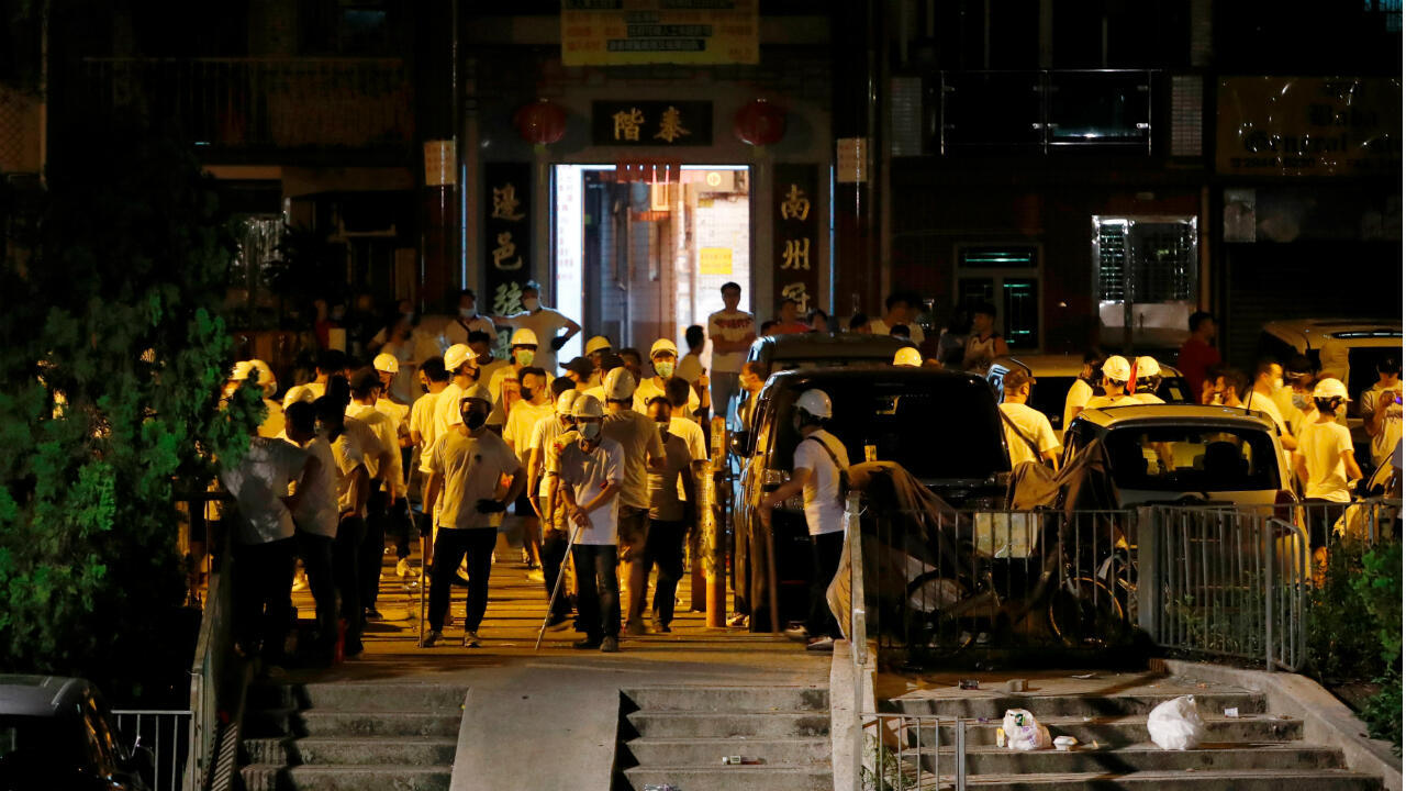 Armed mob attack shocks Hong Kong after night of protests - France 24