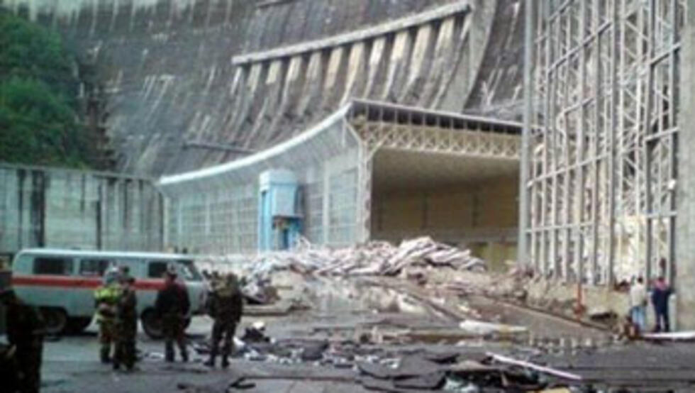 Rescuers losing hope for survivors of hydro-plant flooding in Siberia