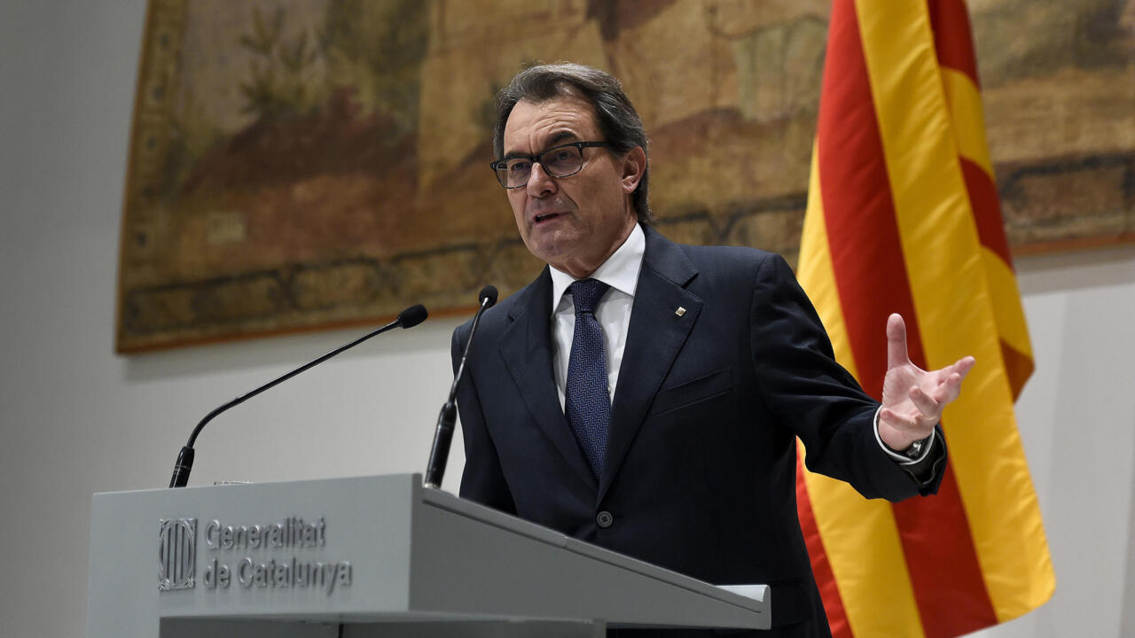 Catalan leader steps down to pave way for new regional government
