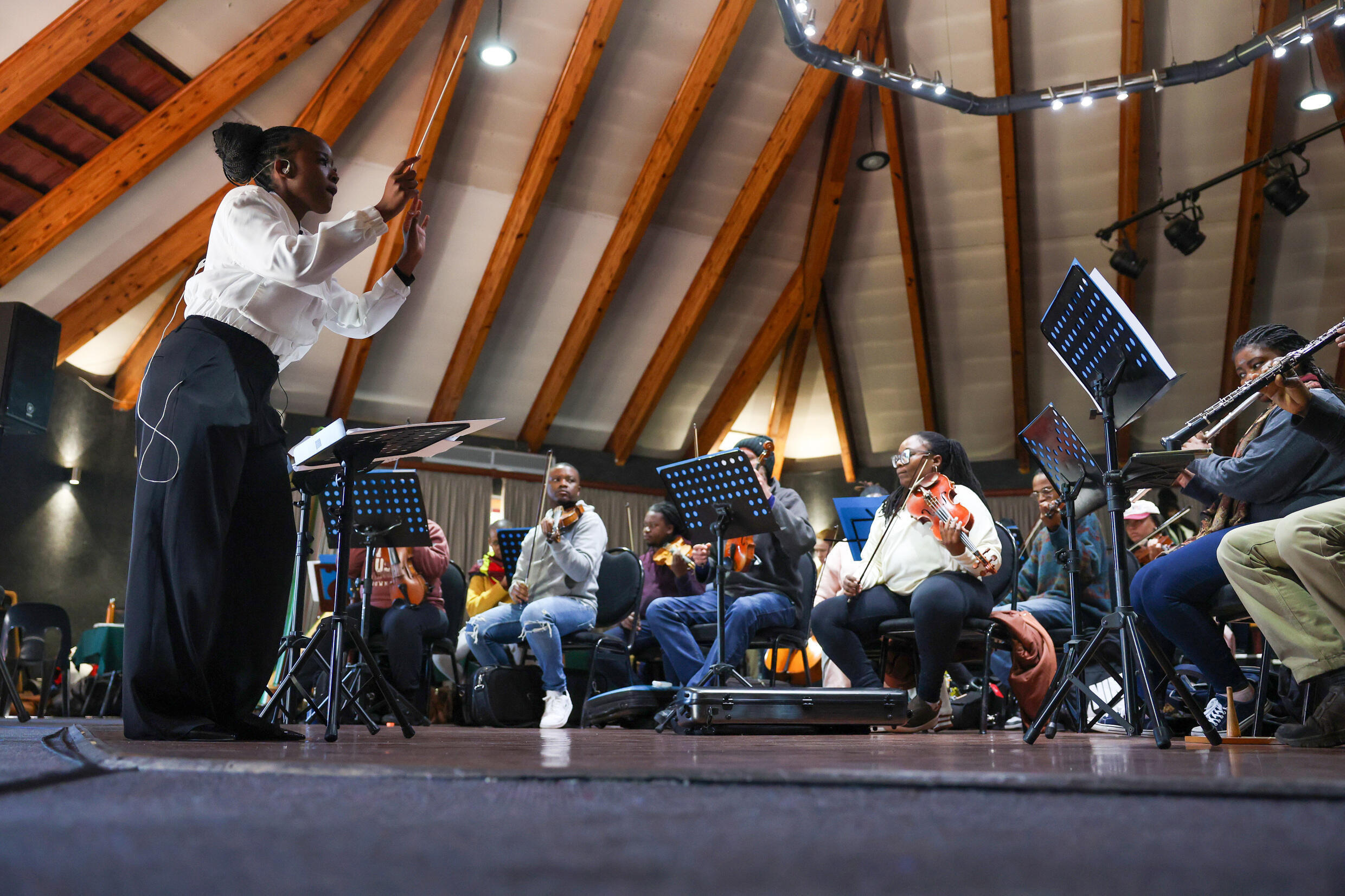 Pioneering black conductor melds opera with S.African dance music