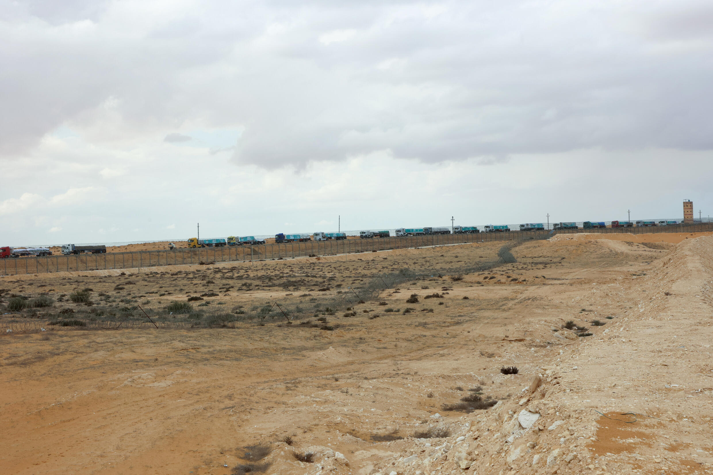 Israeli protesters block aid convoys bound for Gaza