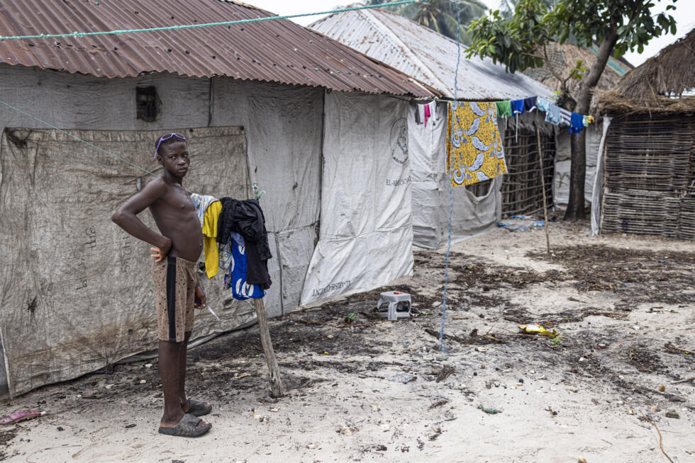 S.Leone islanders despair as rising ocean threatens survival