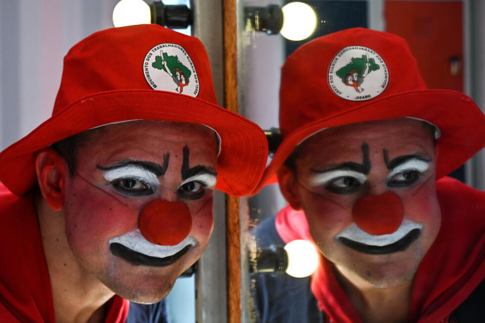 'Crackland' clown seeks to bring hope to Brazil addicts