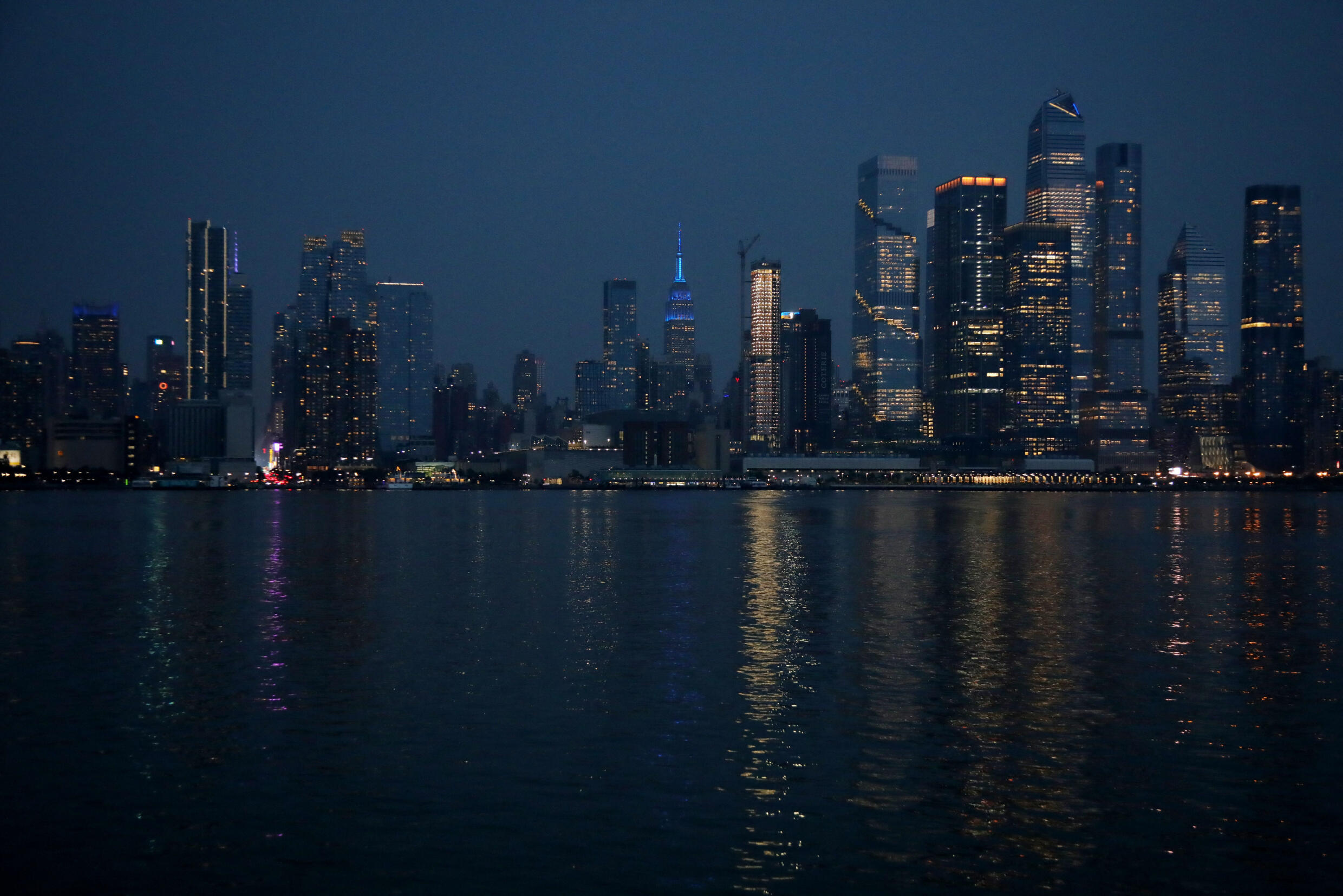 New York décriée pour sa pollution lumineuse, en pleine Semaine du climat