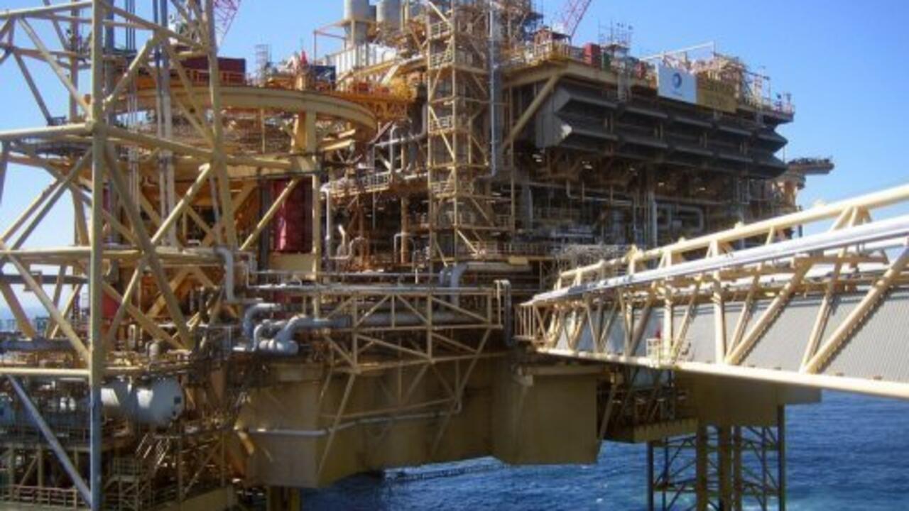 Total enlists mini-sub to inspect North Sea rig - France 24