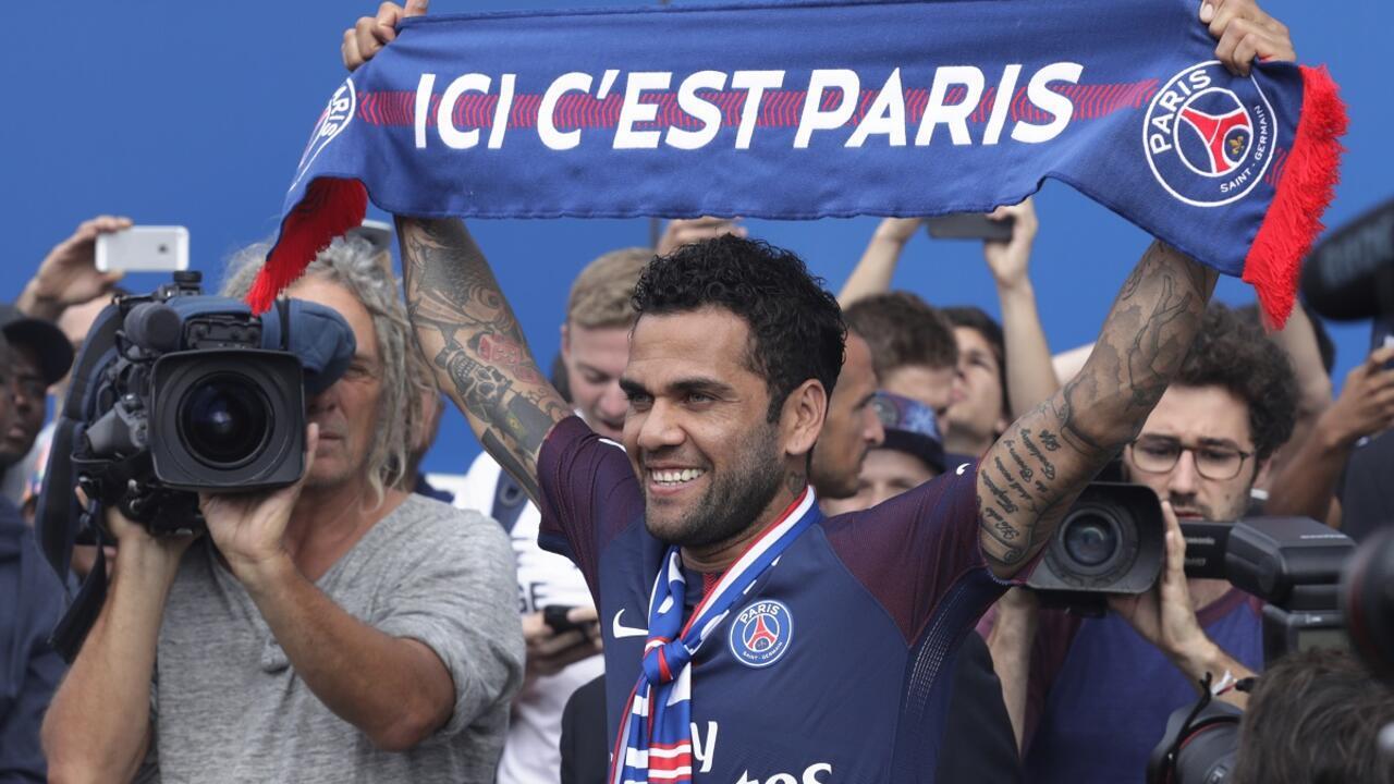 PSG shoots for Champions League win with Alves acquisition - France 24