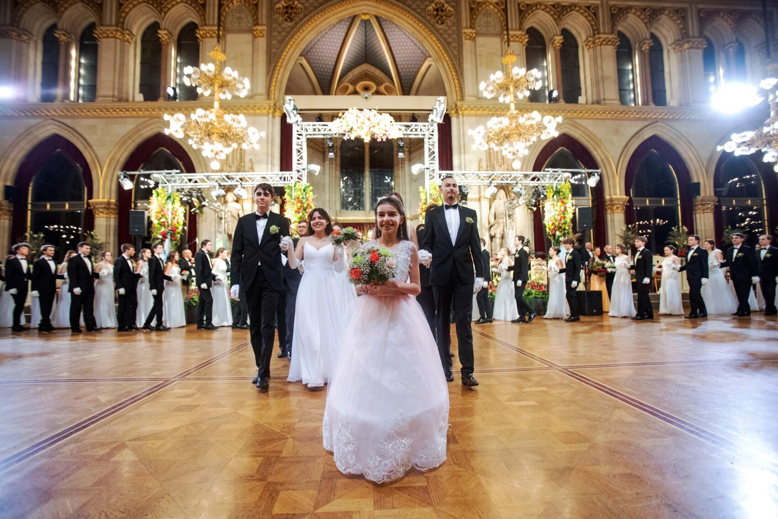Let's waltz! Vienna ball season back in full swing