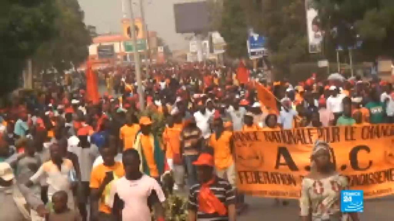 Thousands demonstrate in Togo against President Gnassingbe - France 24