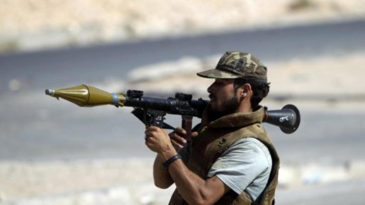 Fierce fighting as NTC forces charge Gaddafi strongholds