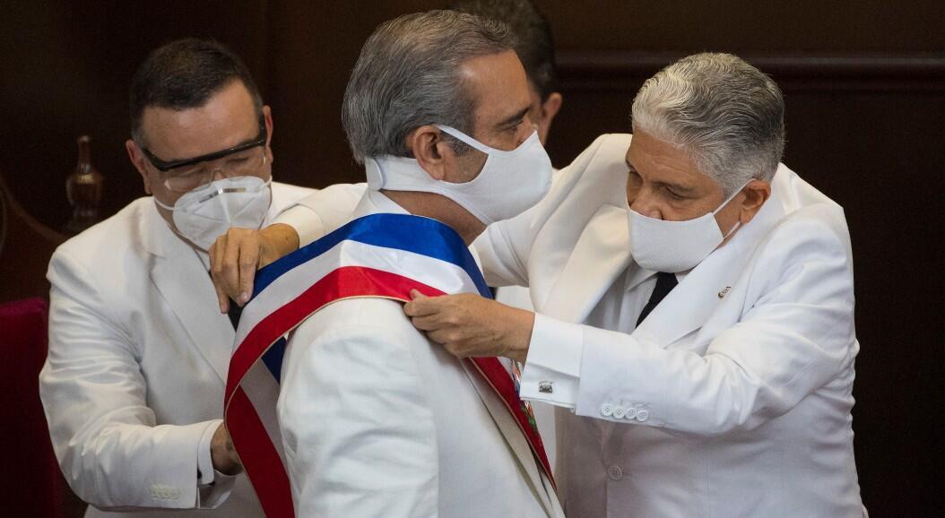 República Dominicana posesionó a su nuevo presidente con la pandemia en ...