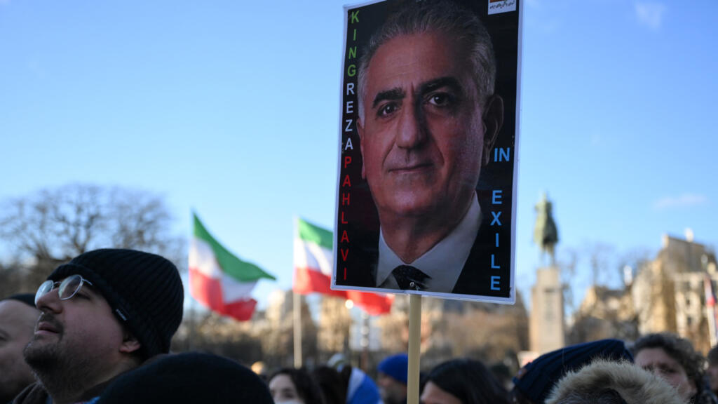 Reza Pahlavi, l'ancien prince héritier qui se rêve acteur-clé du ...