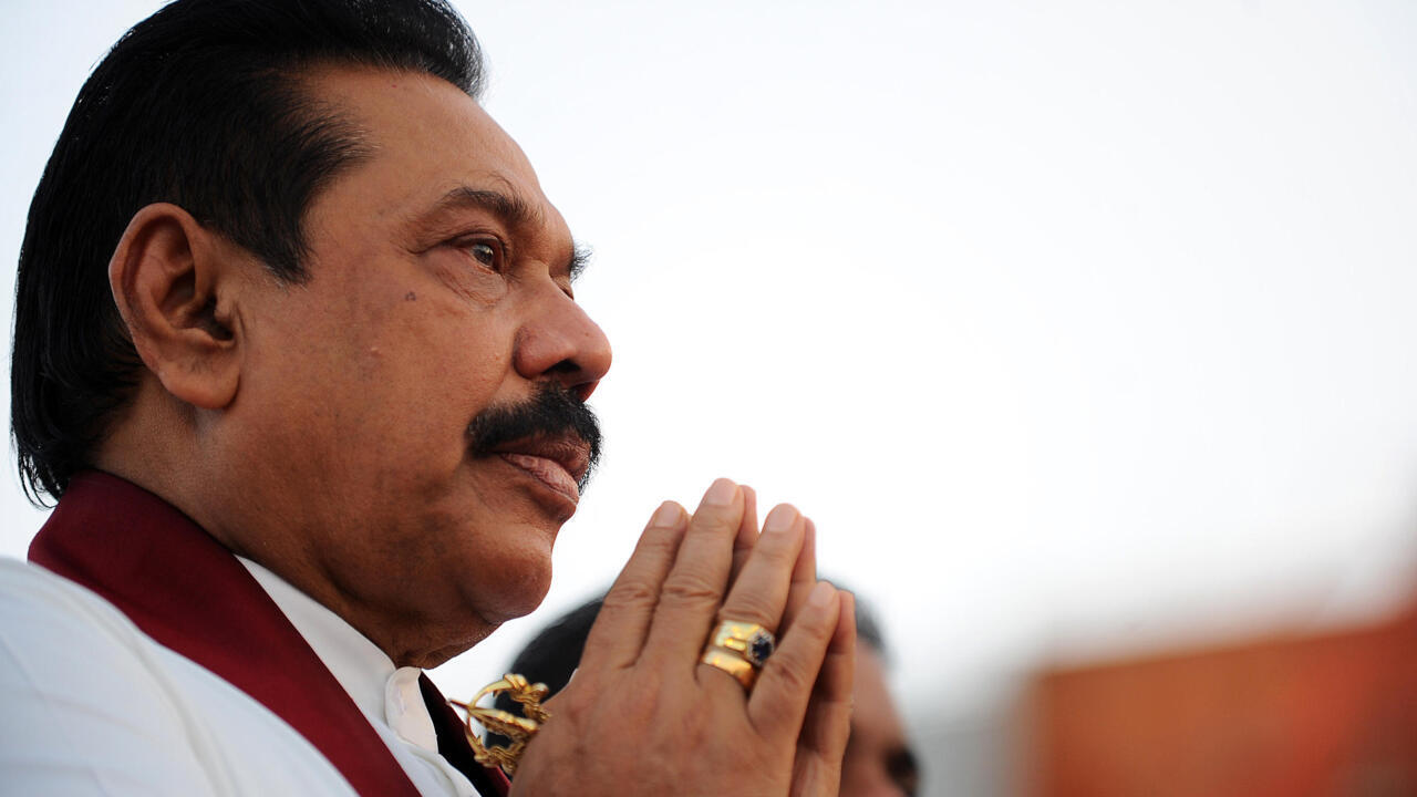 Sri Lanka's Rajapaksa admits defeat in presidential election - France 24