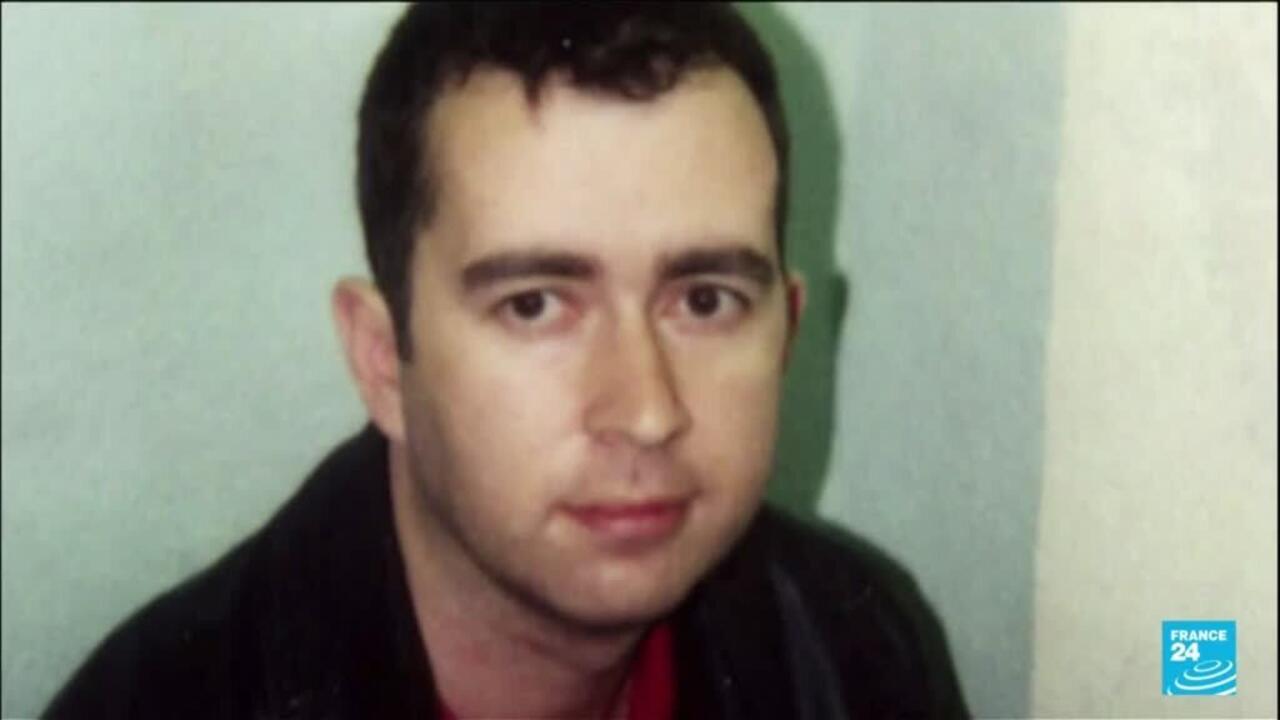 Robert Hendy-Freegard huye de la Policía francesa tras herir a dos ...