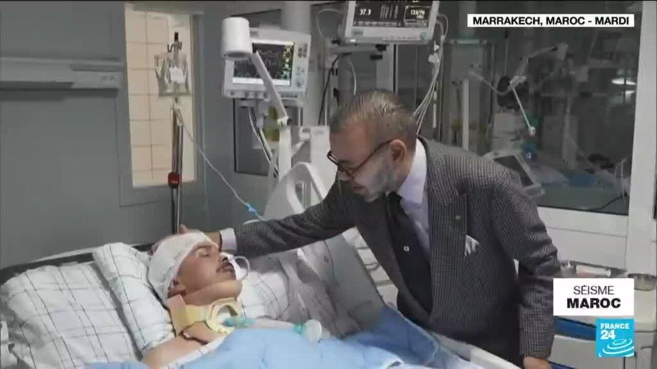 Maroc : le roi Mohammed VI au chevet de blessés du séisme à Marrakech - France 24