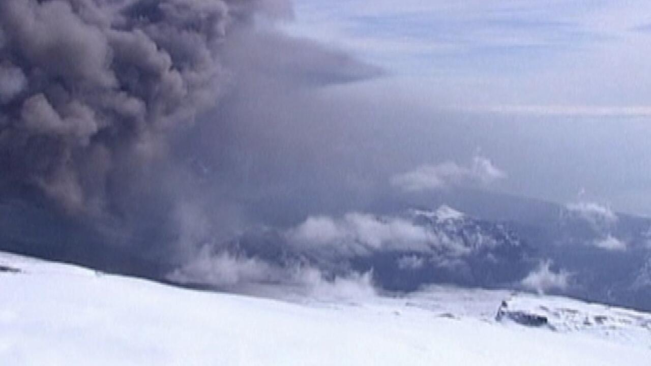 Airspace to re-open after volcanic ash cloud restricts flights