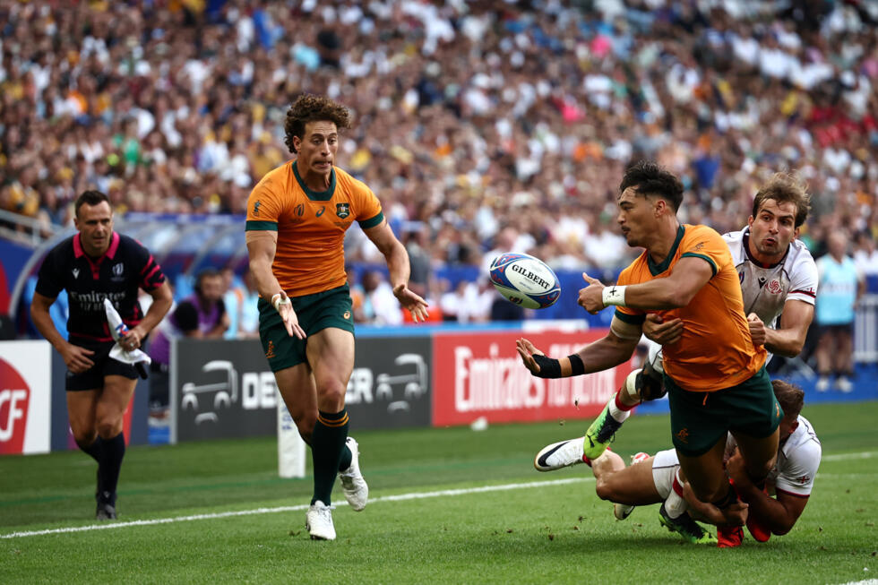 Donaldson helps end Jones' winless Australia run