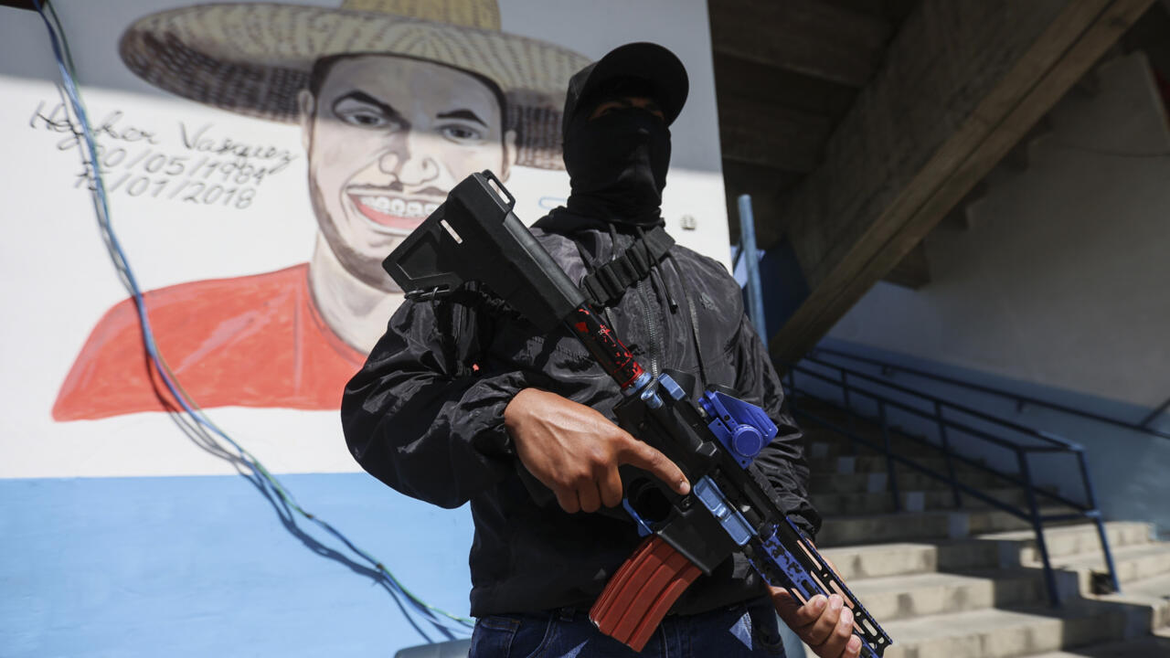 Chavistas en armas, con "ganas de combatir" tras la caída de Maduro
