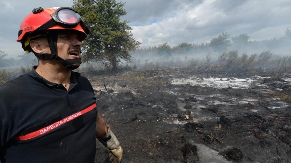 In pictures: French firefighters battle forest fire near Bordeaux
