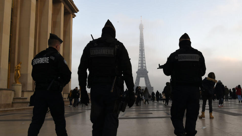 Video: France tightens New Year's Eve security