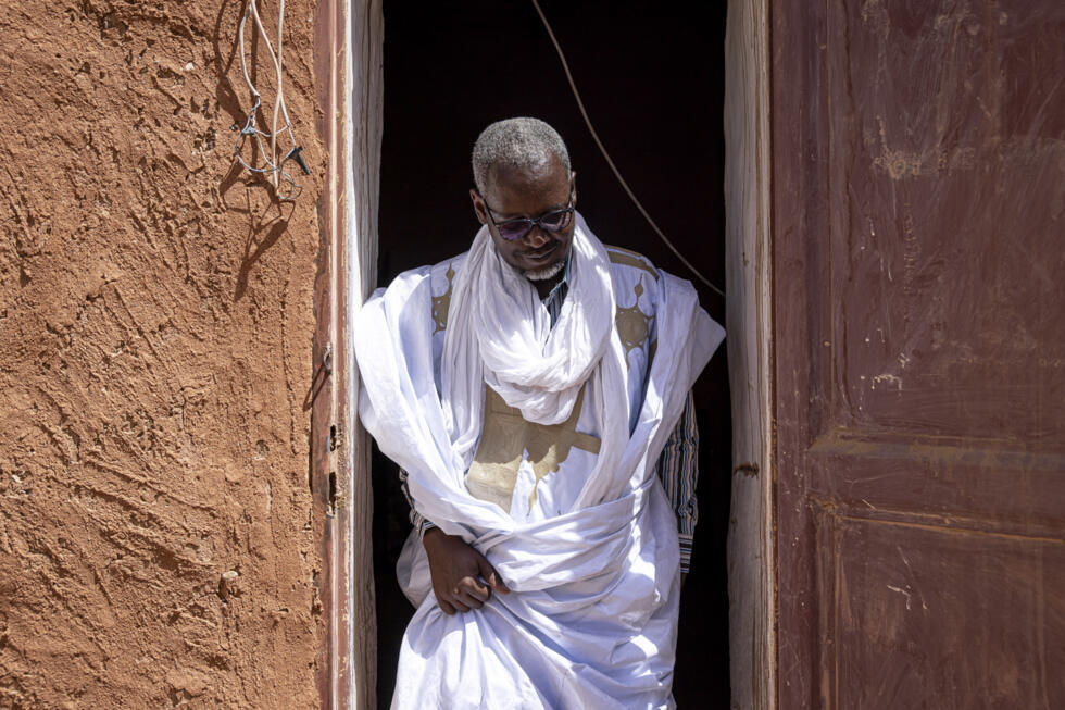 Ancient town and its manuscripts face ravages of the Sahara