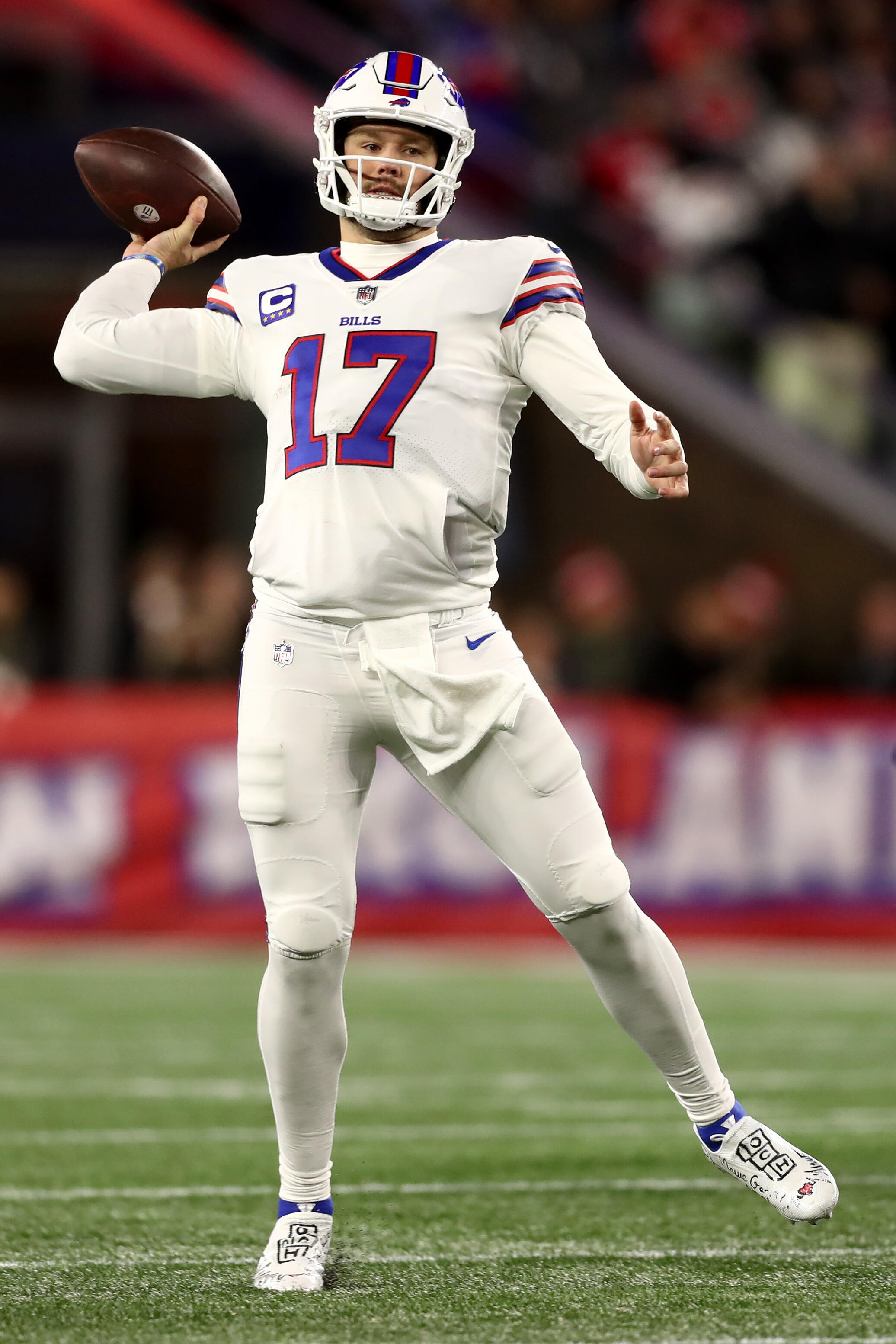 Eagles, Bills try to keep NFL top spots against New York foes