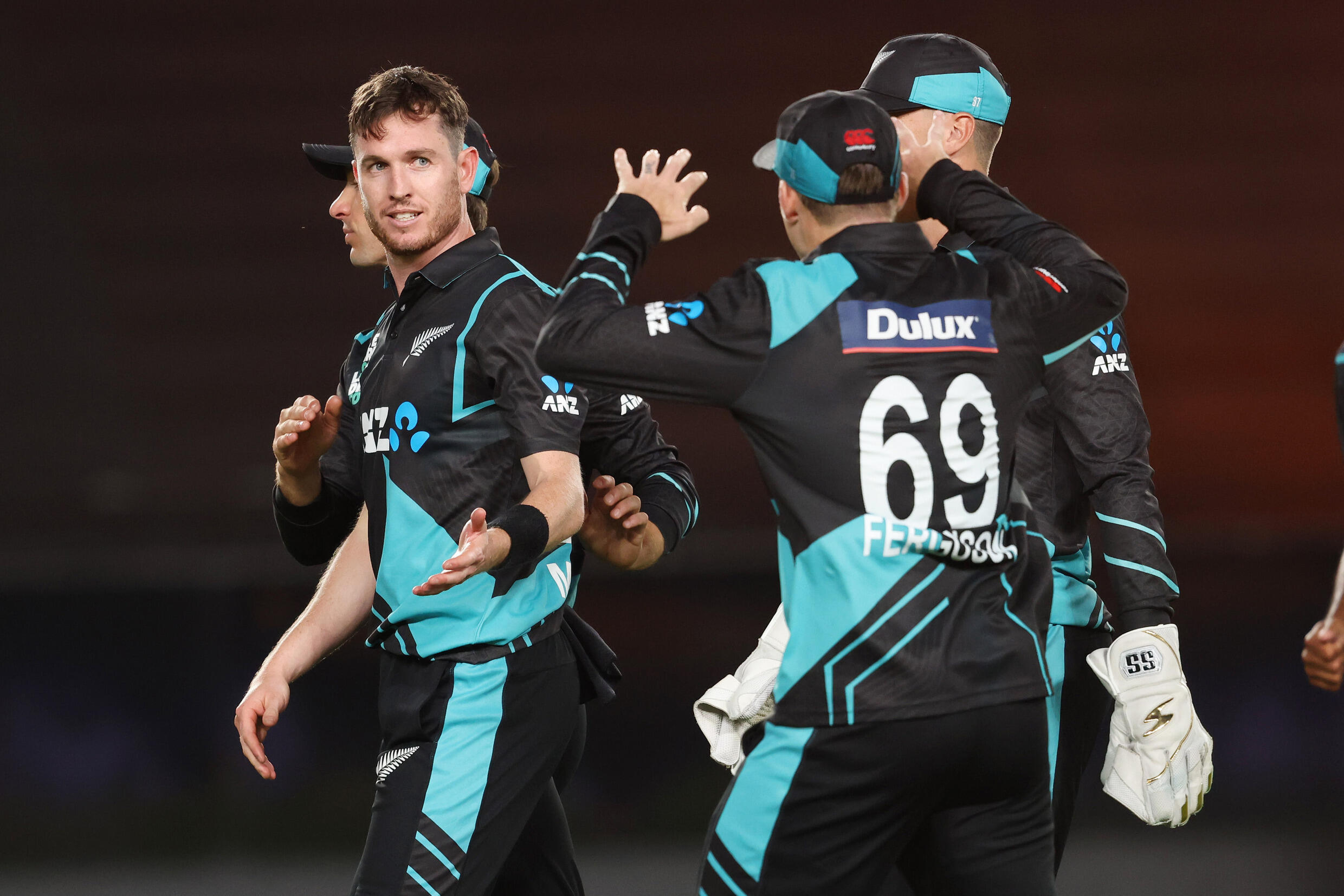 Australia punish New Zealand to win second T20 and clinch series