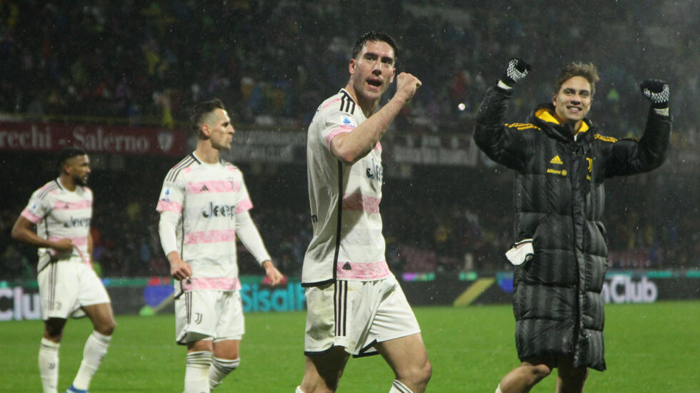 Vlahovic keeps Juve in touch with leaders Inter as Napoli's nightmare ...