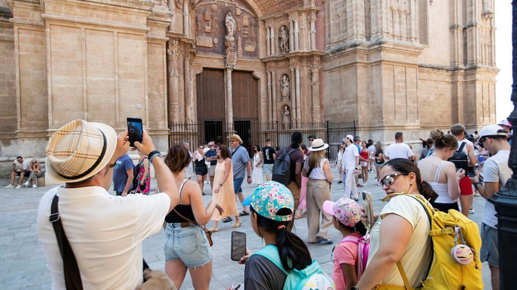 España se acerca a los 100 millones de turistas con un nuevo récord anual