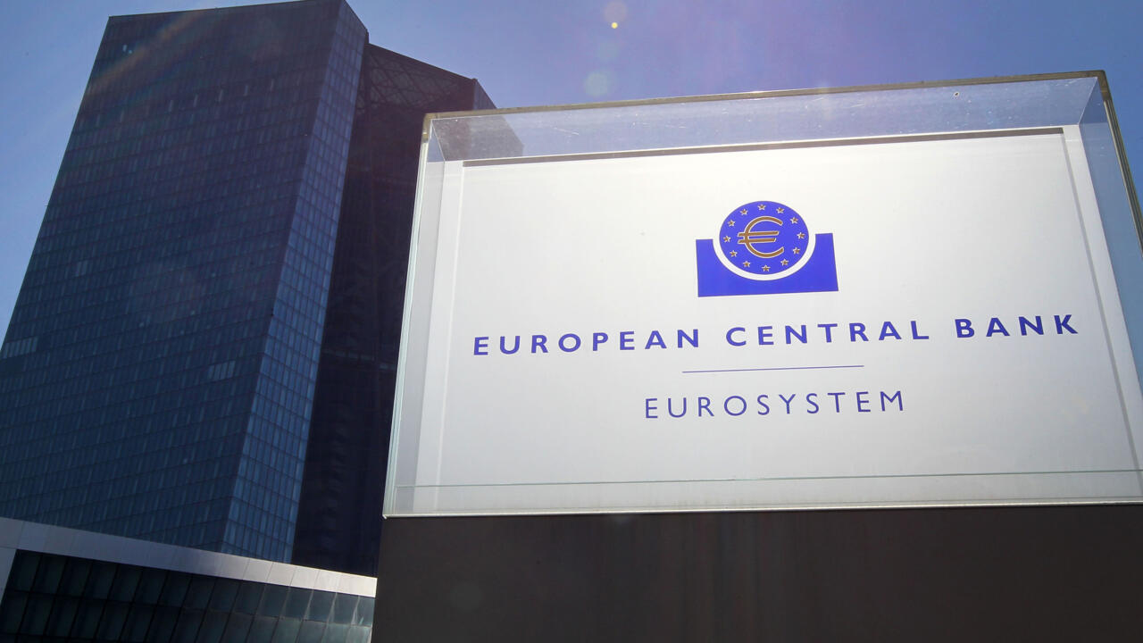 The European Central Bank slows down the pace of monetary tightening and confirms its intention ...