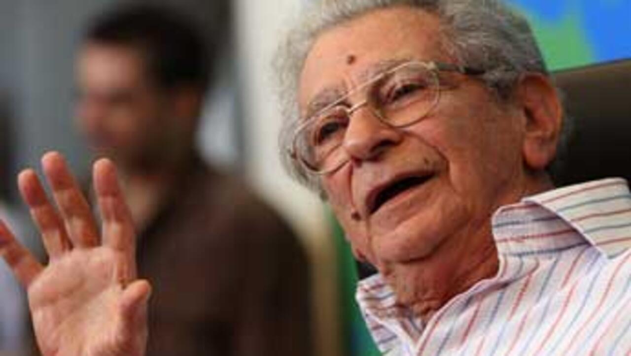 Egypt's iconic film director Chahine in coma - France 24