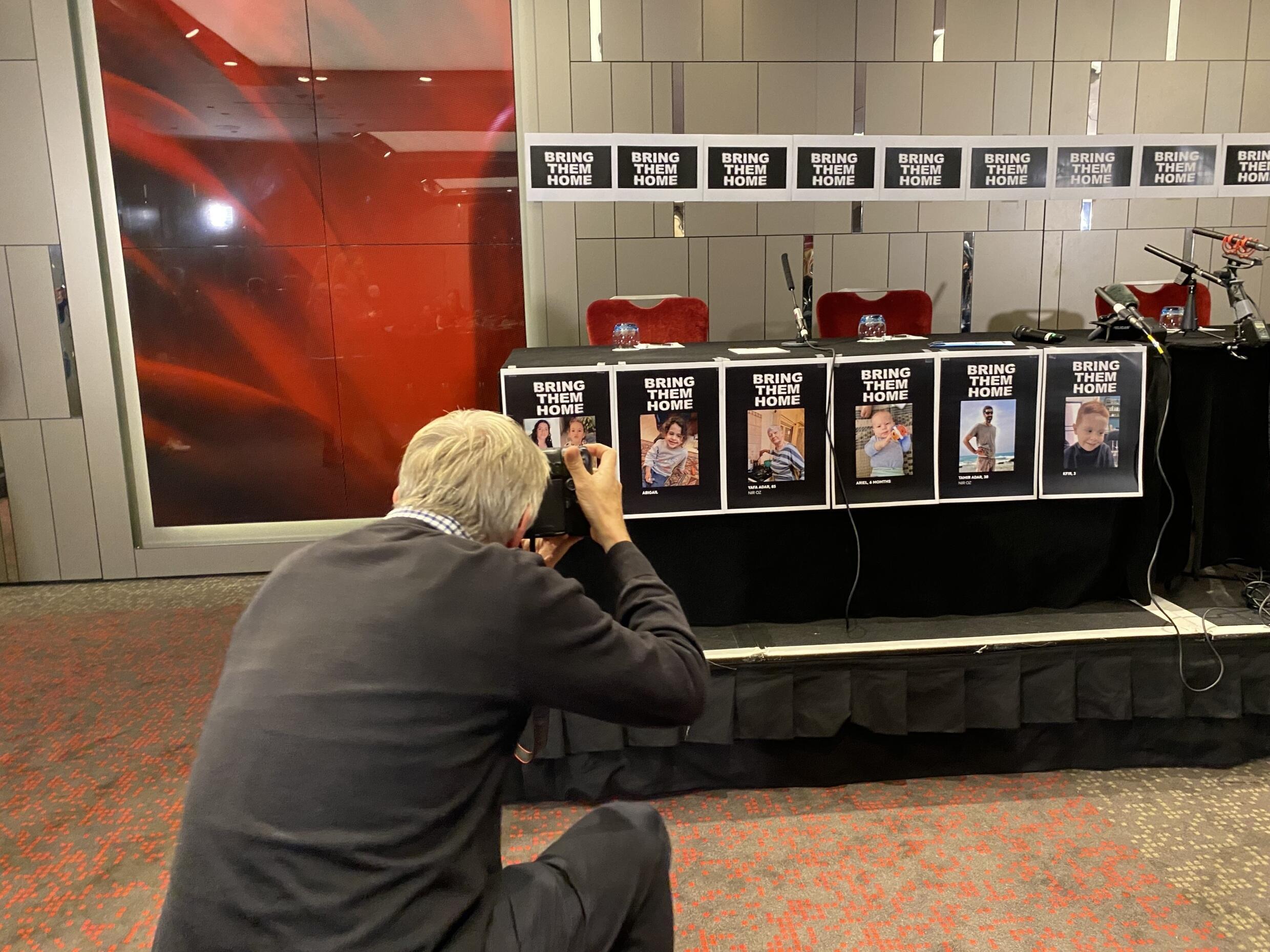 Familiares de rehenes de Hamás piden ayuda a la comunidad internacional ...