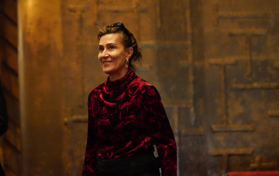 Met Opera opens season with tech-heavy 'Grounded'