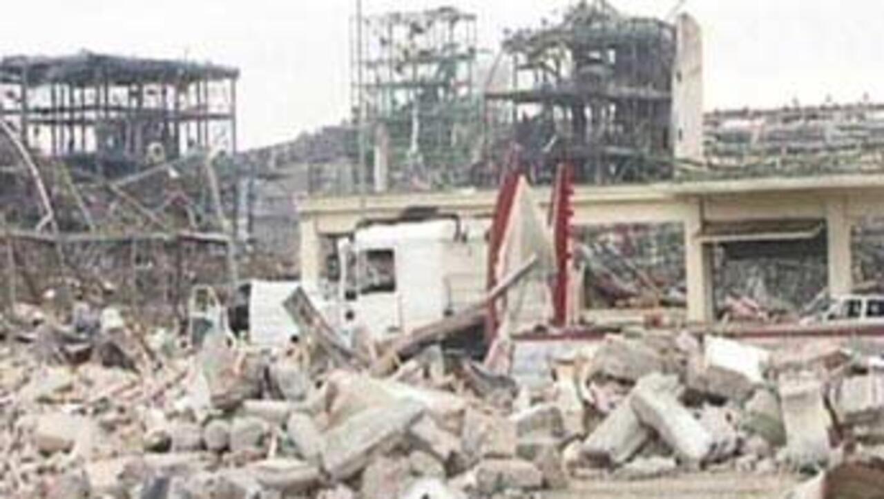 Toulouse commémore le 8e anniversaire de la catastrophe d'AZF - France 24