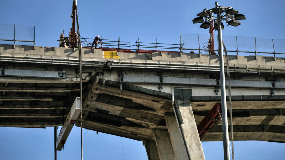 Genoa starts demolishing disaster bridge, six months on