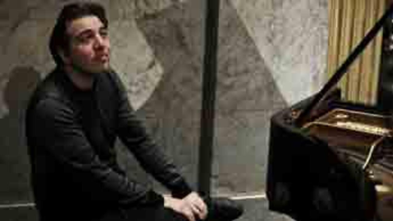 Turkish pianist sentenced for tweets about Islam