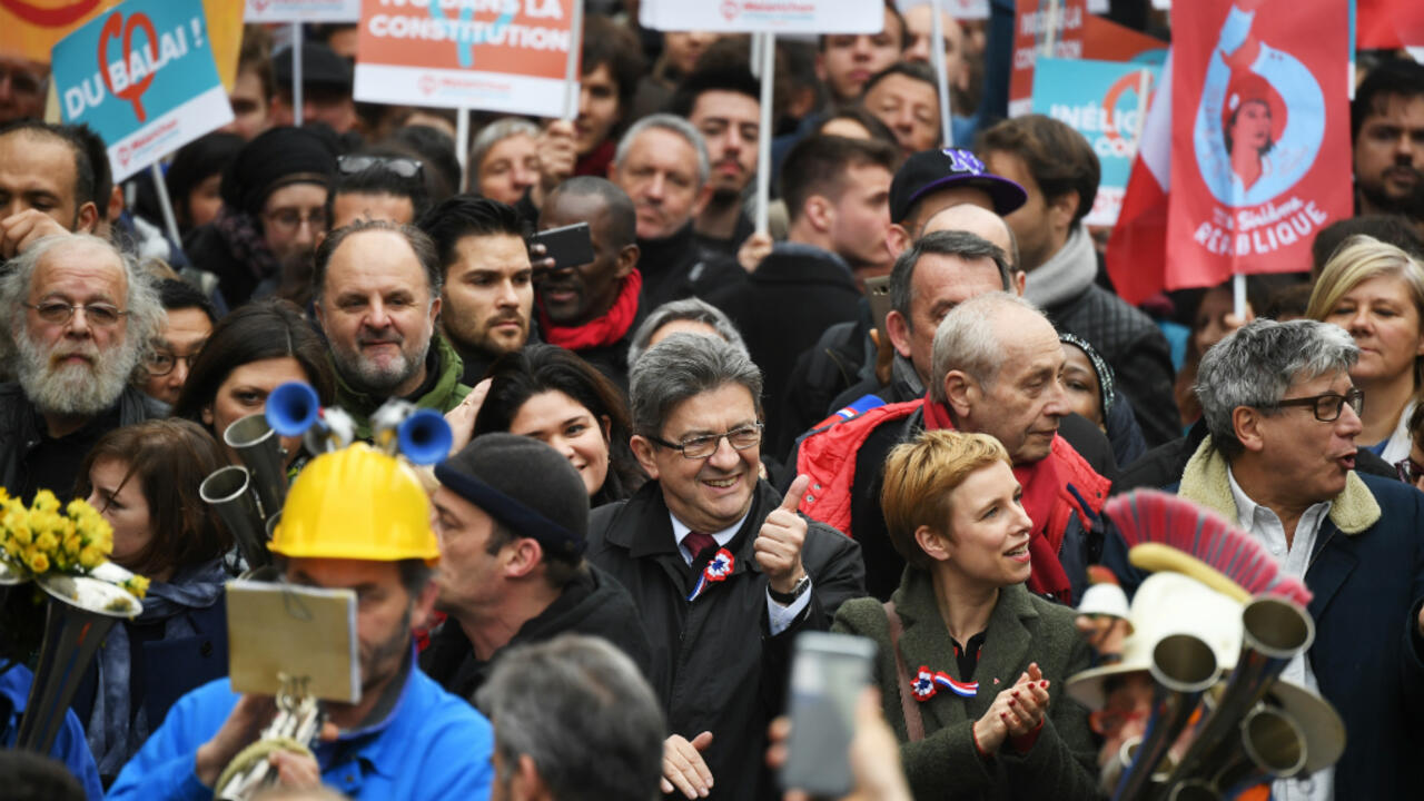 Thousands rally behind far-left presidential candidate Mélenchon