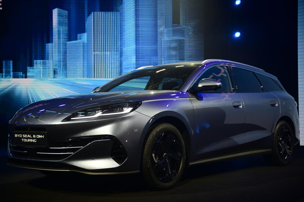 Merz ramps up pressure on EU over electric car shift