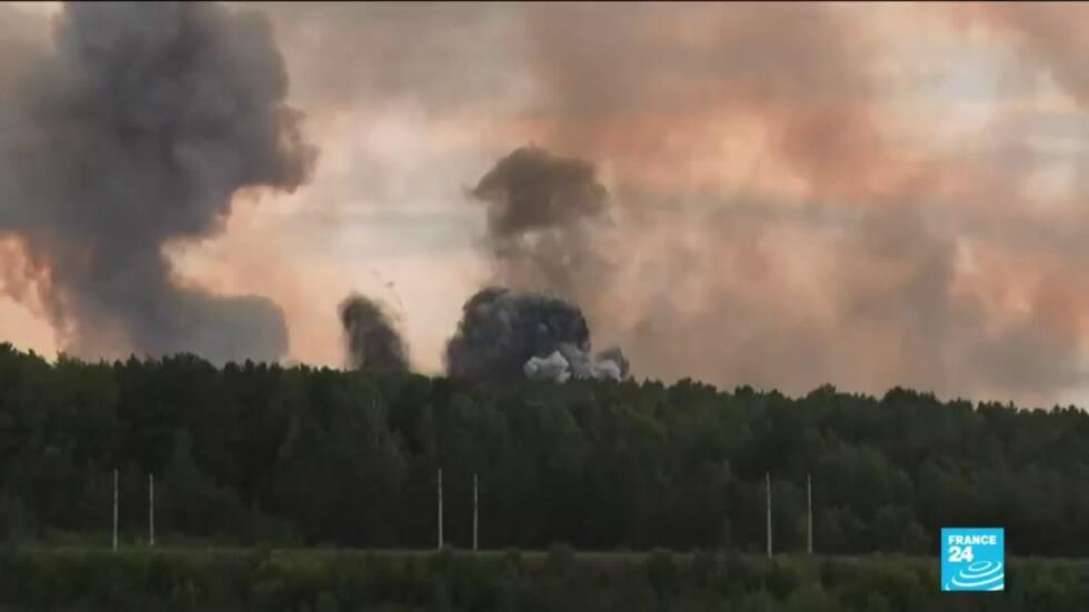 Fire triggers explosions at military arms depot in Siberia - France 24