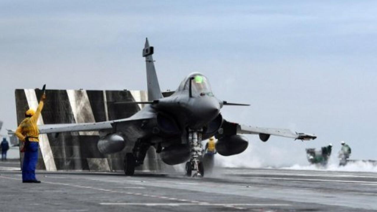 President delays purchase of 'expensive' French fighter jets