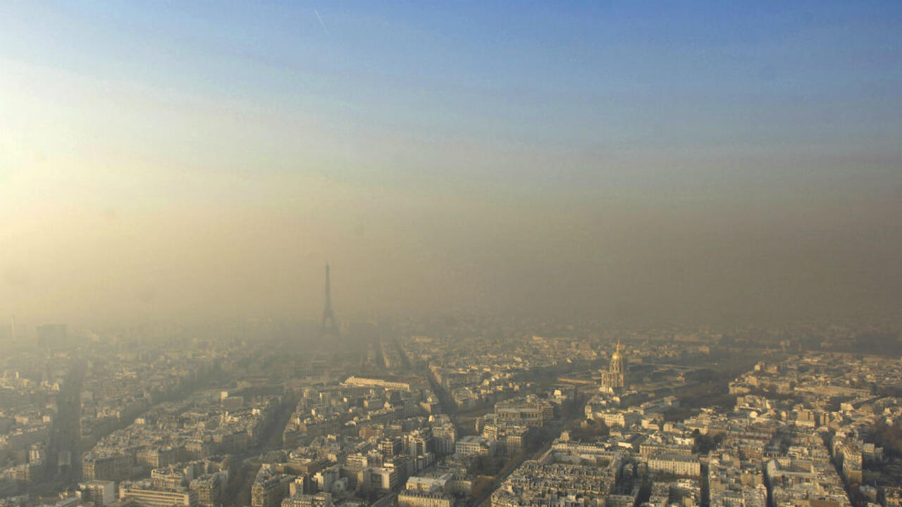 Sun-drenched yet hazardous days come to Paris