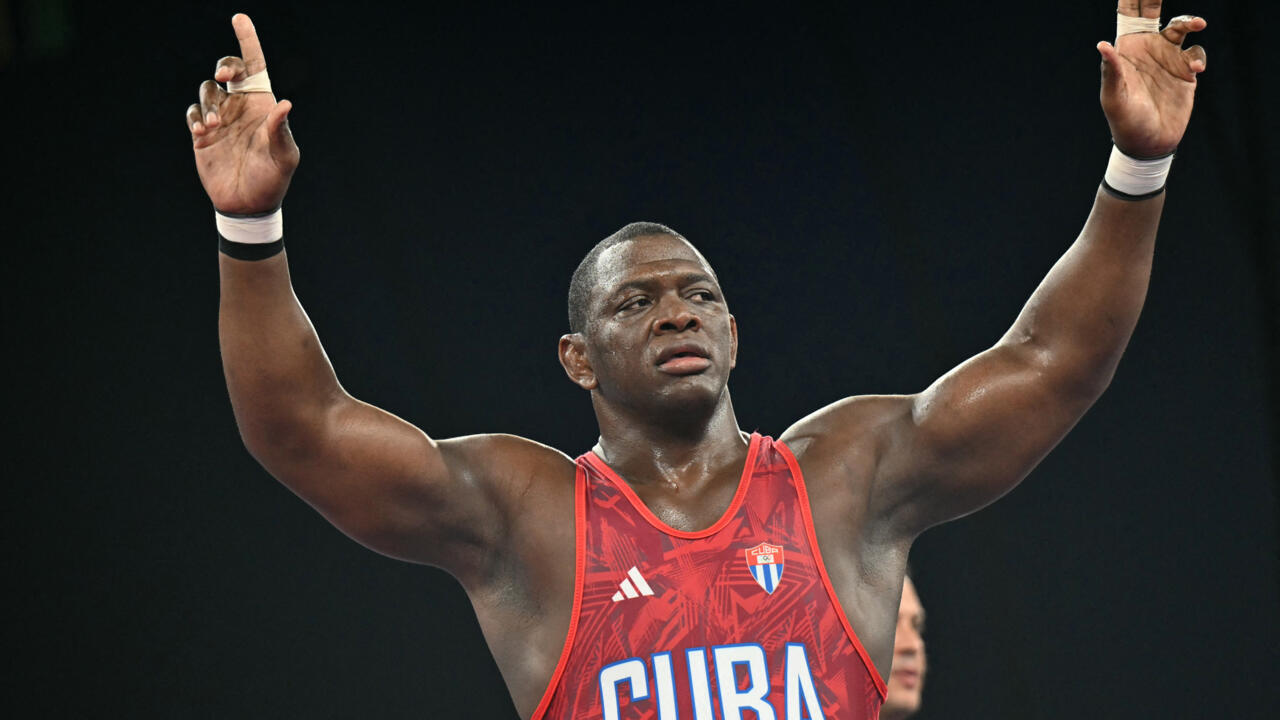 Cuban wrestler Mijain Lopez wins record fifth straight Olympic gold ...