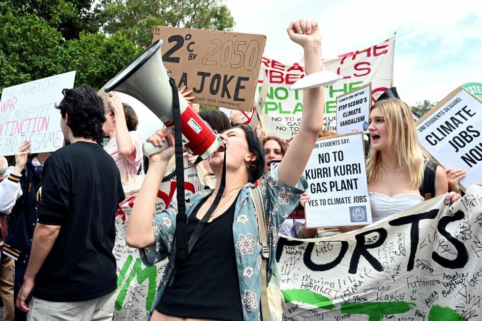 Australian school students join global climate protest